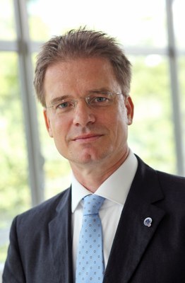 Bremmer - Prof. Dr. Frank Bremmer - Center for Mind, Brain and Behavior